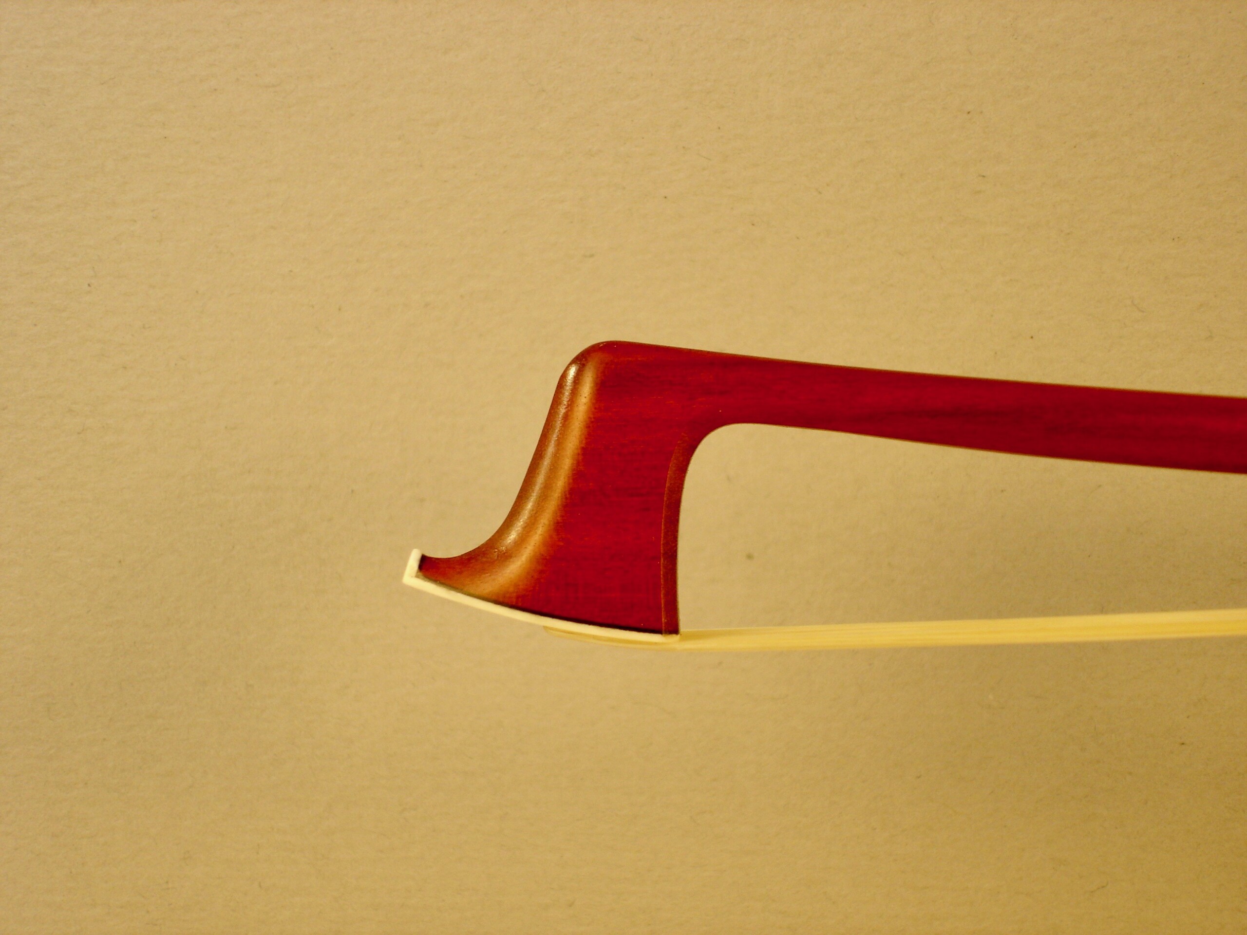 Bows for violin, viola and cello, Monique Poullot 2022 - Fiolinbygger ...